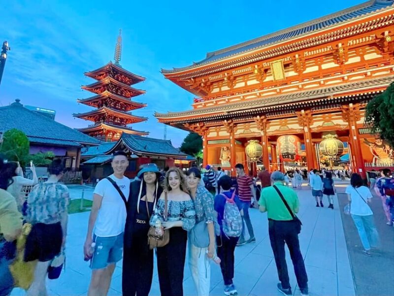 Tokyo: Private Custom Walking Tour With Local Guide - Discovering Shinjuku and Omoide Yokocho
