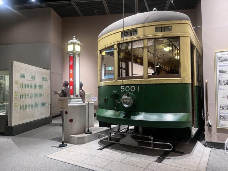 Walking Tour in Shinjuku & Kagurazaka: Tokyos Hidden Gems - Secret Stop: Guided Tour