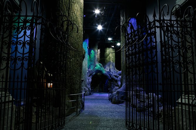 Warner Bros Studio Tour London - the Making of Harry Potter With Hotel Pick-Up - Original Set Pieces, Props, and Costumes From Harry Potter