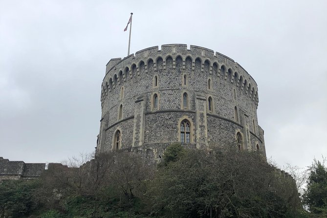 Windsor Castle and Eton College Private Car Tour - Discovering Eton College
