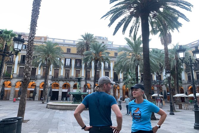 Barcelona Highlights Running Tour - Discovering Casa Milà
