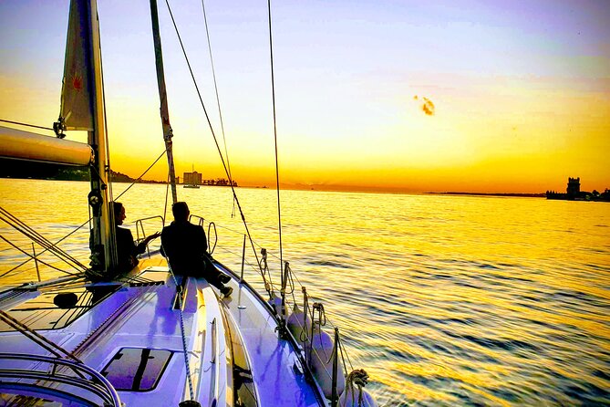 Day Time / Sunset Boat Tour in Lisbon With Portuguese Wine - Making the Most of Your Cruise Experience