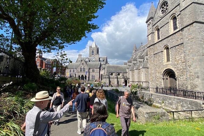 Dublin Small-Group Walking Tour - Storytelling and Music