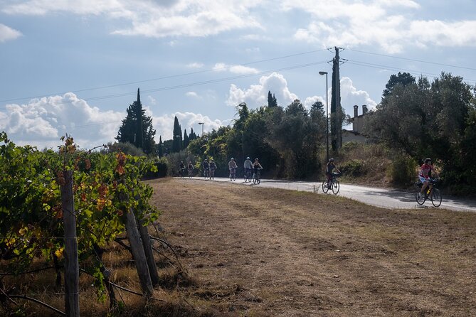 E-Bike 2.5 Hour Florence Hills With Fresh Olive Oil and Bread - Participant Requirements
