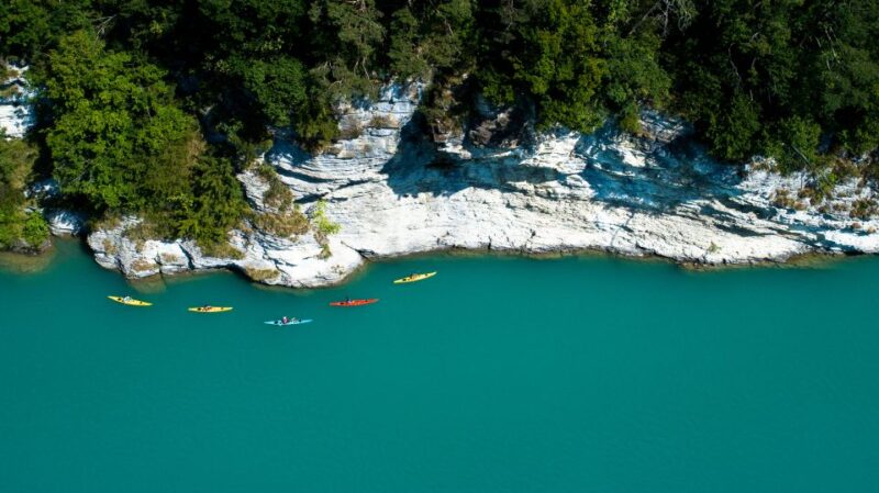 Interlaken: Kayak Tour of the Turquoise Lake Brienz - Connecting With Nature