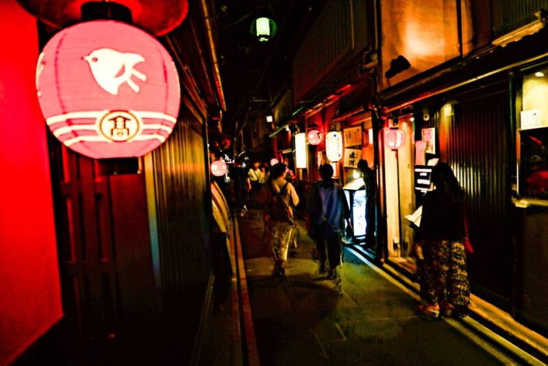 Kyoto : 3-Hour Bar Hopping Tour in Pontocho Alley at Night - Discovering Hidden Gems and Interacting With Locals