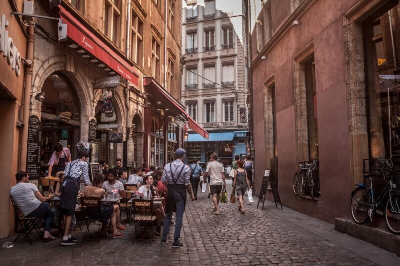 Lyon: Food Smartphone Audio Walking Tour - Anecdotes About Local Restaurants