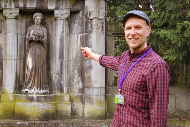 Private Guided Tour of the Historic South Cemetery in Leipzig - Artistic Gravestones and Romantic Park Setting