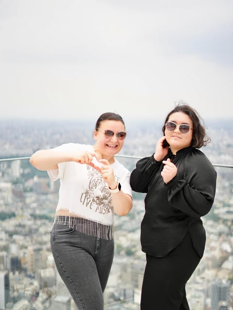 Tokyo: Shinjuku & Shibuya Historical Guided Photoshoot Tour - Taking in the Vibrant Shibuya Crossing