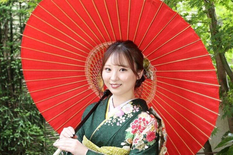 Authentic Japanese Kimono Experience in a Dedicated Studio - Key Points
