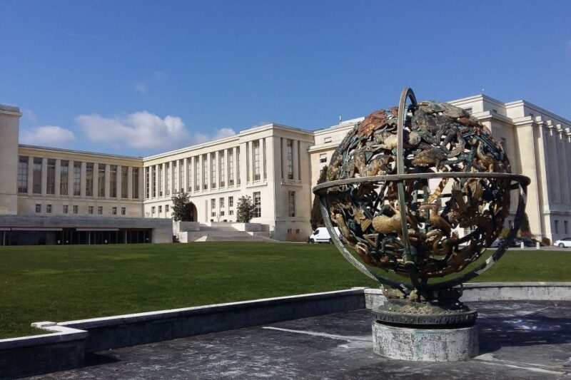 Best of Geneva: 2-Hour Tour of International Area & Old Town - Key Points