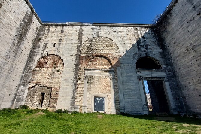 Byzantion Walk Way and City Walls in Istanbul - Key Points