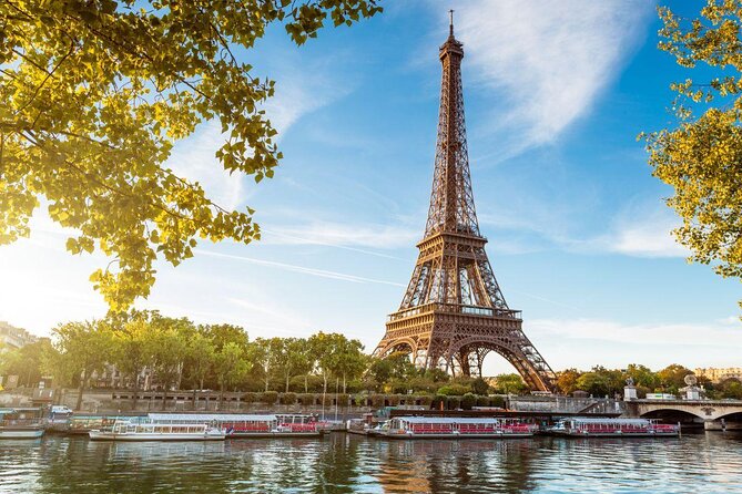 Exclusive Gourmet Picnic Experience at the Eiffel Tower - Key Points