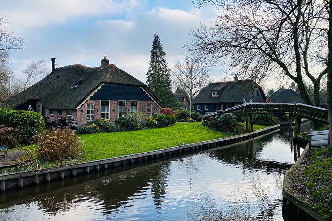 Giethoorn and Zaanse Schans Day Tour Small Group Incl. Boat Ride - Tour Overview