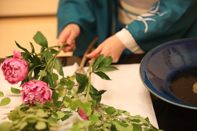 Group Charter Japanese Traditional Flower Arrangement in Tokyo - Flower Arrangement Technique and Materials
