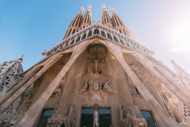 Guided Tour Sagrada Familia and Park Guell - Key Points