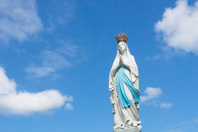 Our Lady of Lourdes, Guided Tour, on Foot, of the Sanctuary. - Key Points