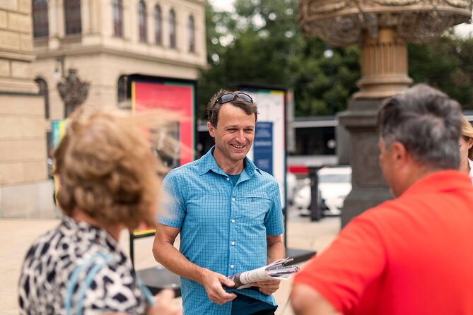 Prague Old Town and Jewish Quarter 90 Minutes Guided Tour - Key Points