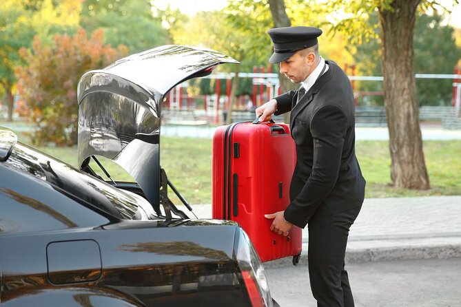 Private One Way Transfer Edinburgh Airport to Edinburgh - Overview of the Service