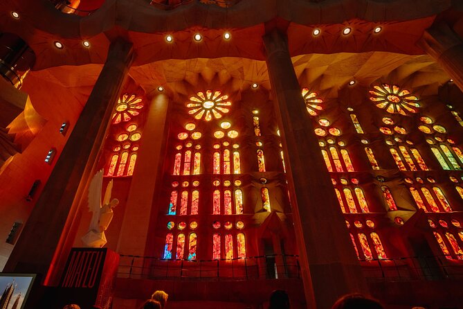 Sagrada Familia Guided Tour With Skip the Line Tickets - Overview of the Sagrada Familia Guided Tour