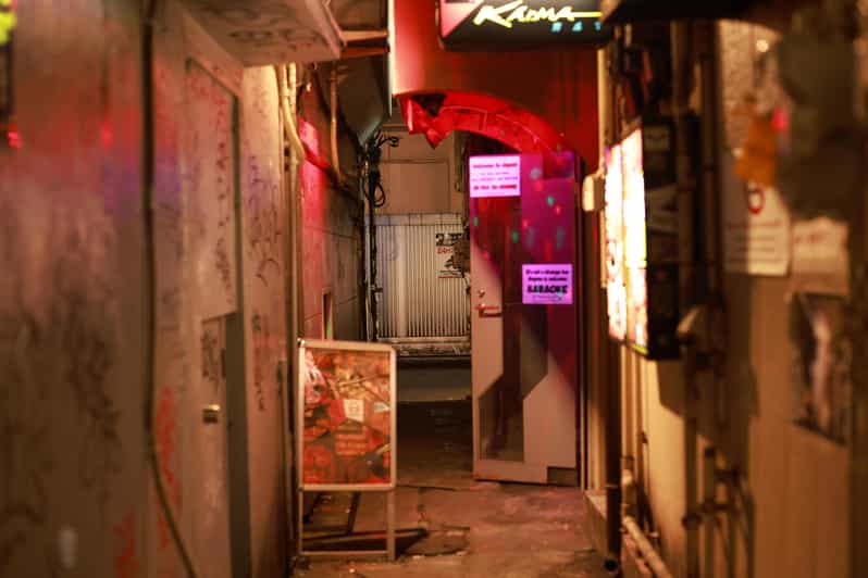 Shinjuku: Cinematic Neonlight Portlait Tour at Goldengai - Key Points