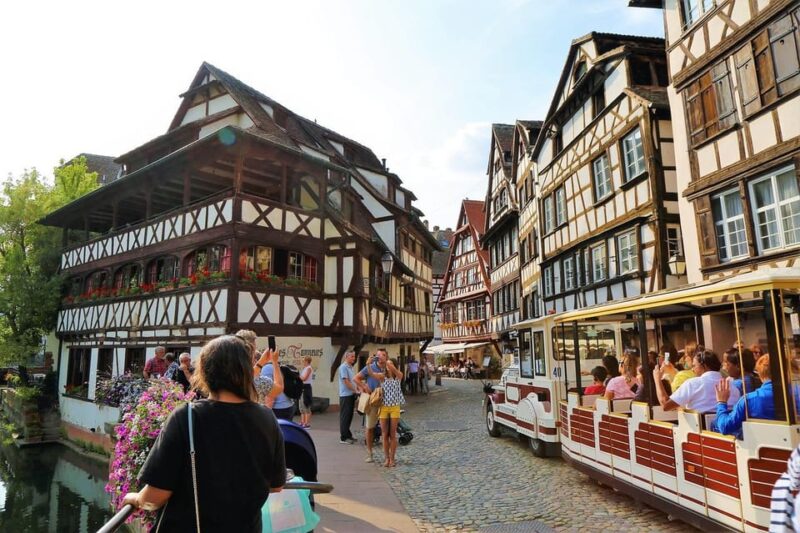 Strasbourg: 2-Hour Tour of the Historic Center and Petite France - Key Points