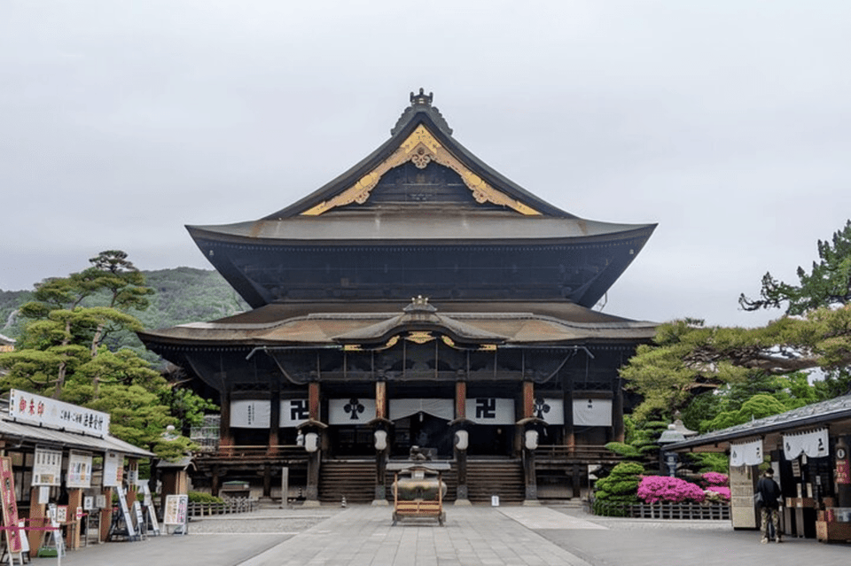 Tokyo Nagano Snow Monkey Park and Zenkoji Temple With Guide - Frequently Asked Questions