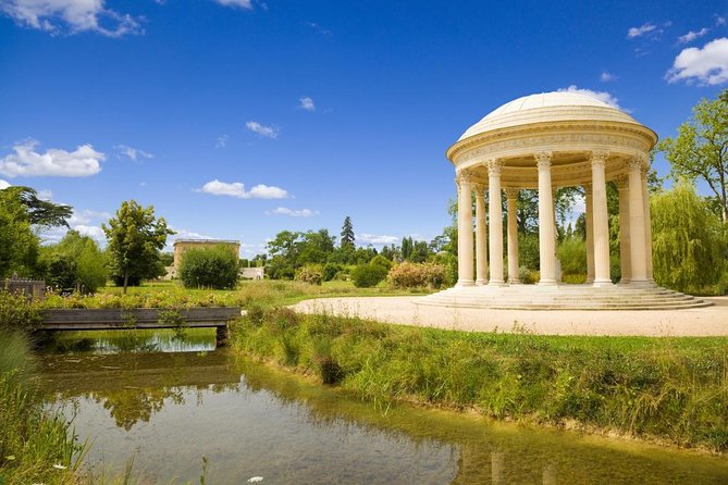 Versailles Full-Day Tour With the Estate of Marie-Antoinette - Key Points