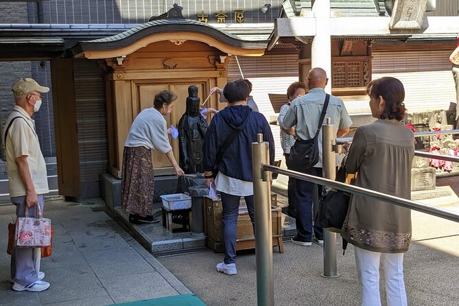 Wash Bodhisattva and Explore Japanese Garden, Tokyo. - Key Points