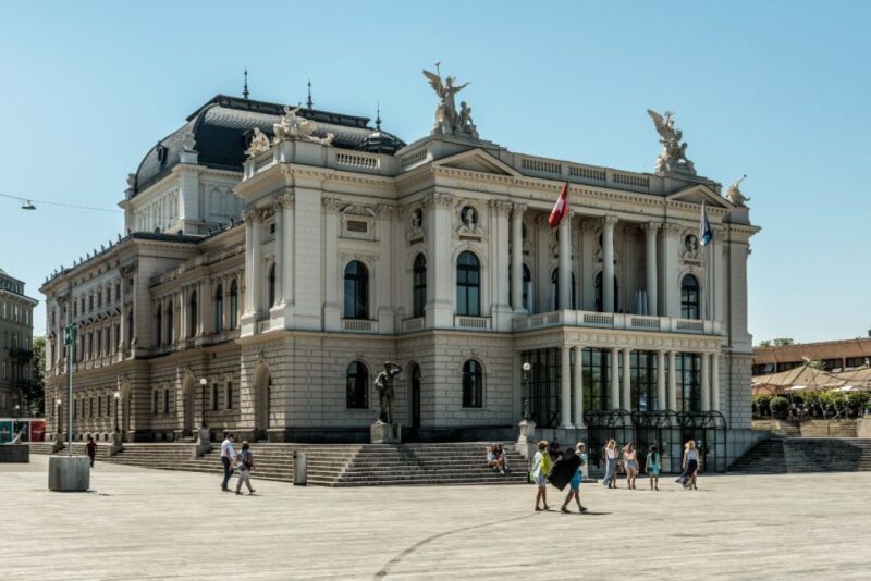 Zurich: City Top Attractions Tour by Bus With Audio Guide - Key Points