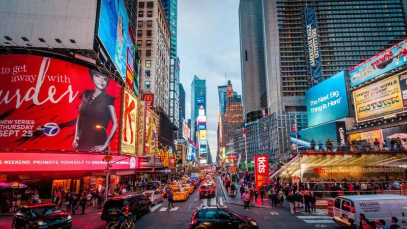 NYC: Private Christmas Lights Horse Carriage Ride - Authentic Experiences from Reviews