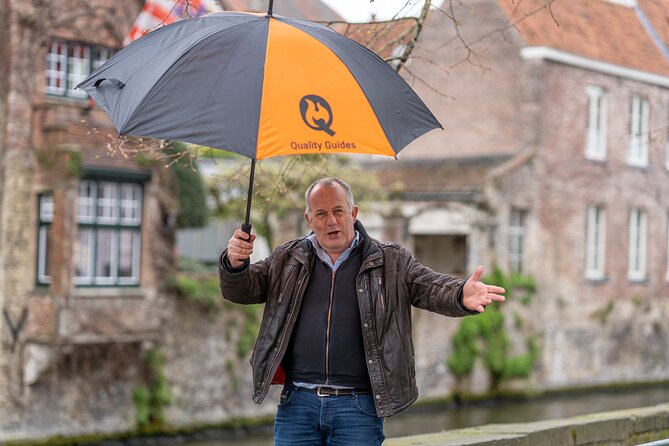 2-Hour Historical Walking Tour in Bruges With Praline Included - Key Points
