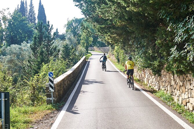 Active Full Day Tuscan Bike Tour With Wine Tasting and Lunch - Meeting Point and Logistics
