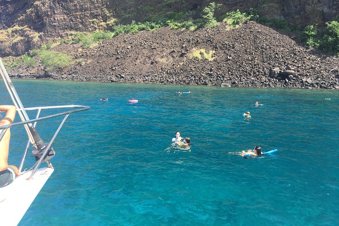 Afternoon Sail & Snorkel to the Captain Cook Monument - Snorkeling at the Captain Cook Monument