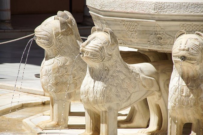 Alhambra Tour & ticket: Nasrid Palaces, Alcazaba & Generalife - A Complete Tour of Granada’s Crown Jewel
