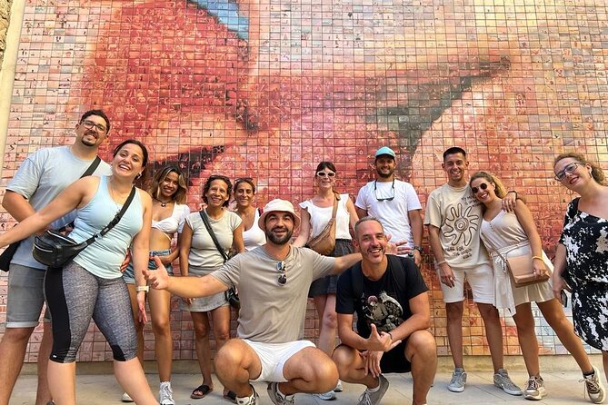 Barcelona: Sagrada Familia, Modernism and Gothic Quarter - Exploring the Gothic Quarter