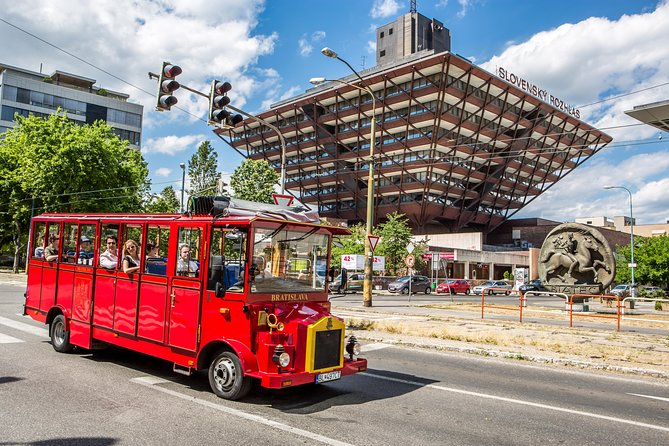 Big Castle Tour in Bratislava by Presporacik Sightseeing Vehicle - Audio Guide Features