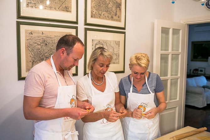 Cesarine: Home Cooking Class & Meal With a Local in Siena - Class Format and Activities