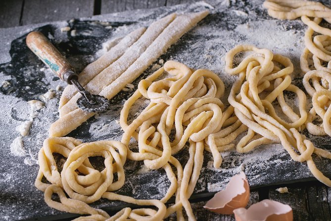 Cesarine: Small Group Pasta and Tiramisu Class in Catania - Inclusions and Amenities