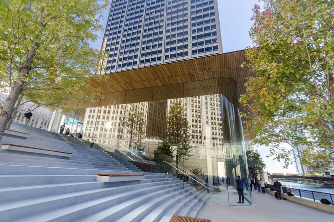 Chicago Architecture Walking Tour: Whats New - Engaging Live Interaction