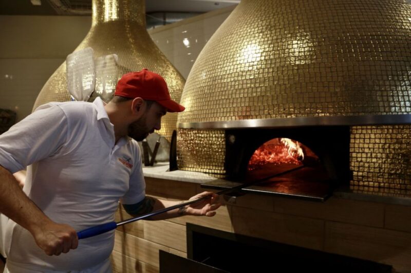 Chicago: Downtown Pizza Guided Walking Tour with Tastings - The Itinerary in Detail