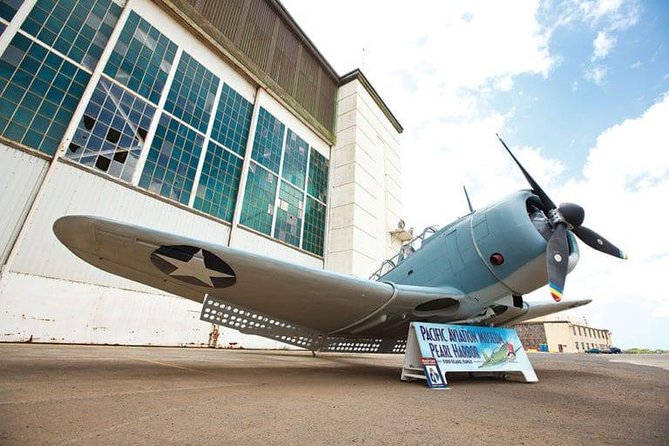 Day Trip from Kona to Oahu: Pearl Harbor WWII Heroes Adventure - Starting Point and Transportation