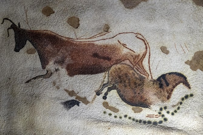 Dordogne Day Tour : Prehistory and the Art of the Caves From Sarlat - Itinerary Highlights