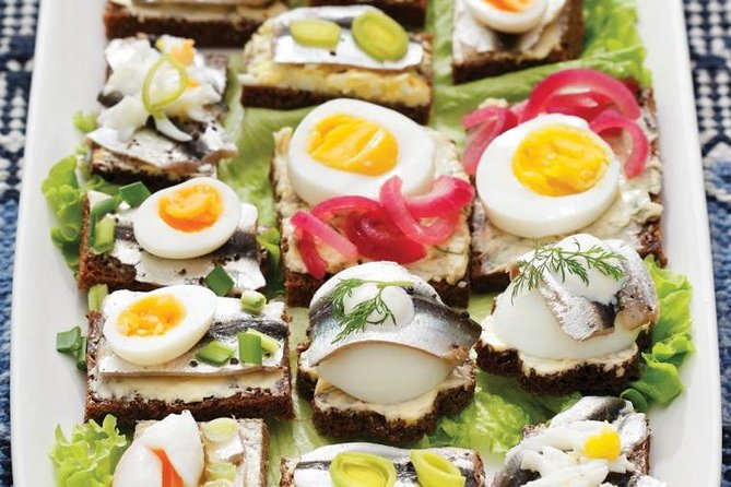 Estonian Food, Drinks and History Tour - Tasting Traditional Estonian Delicacies