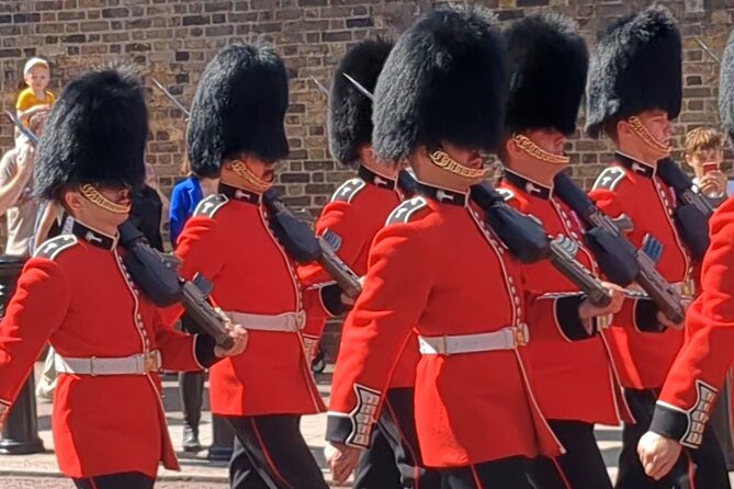 Flexible Private Tour LONDON Westminster TOP SITES - Discover Iconic Landmarks in Westminster