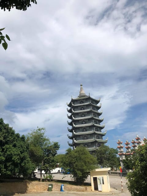 From Hue: Bus Transfer to Hoi An with Sightseeing Stops - The Experience: Comfort, Socialize, and Photos