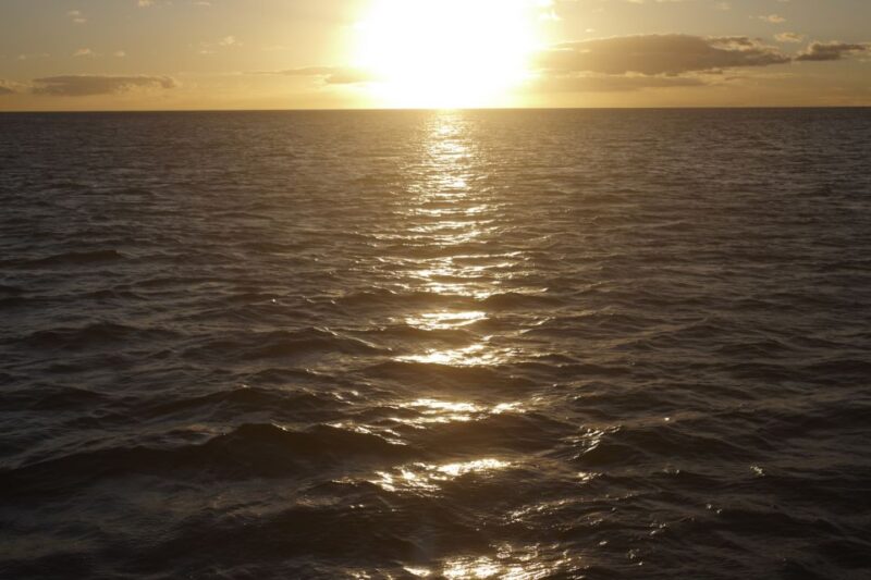 From Kona: Honokohau Sunset Boat Trip with Drinks and Snacks - Setting Sail on the Kona Coast