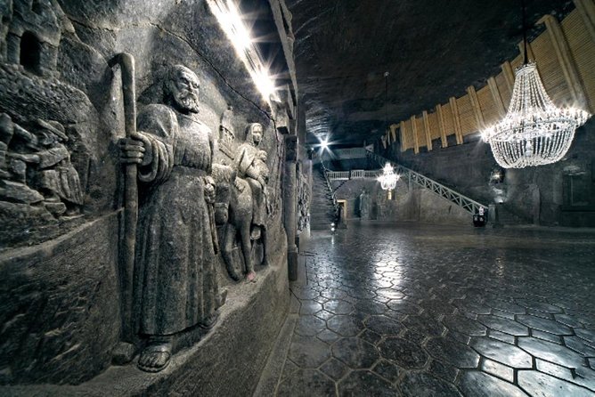 Full Day Tour to Auschwitz-Birkenau and Salt Mine With a Local Guide From Krakow - Itinerary and Experience