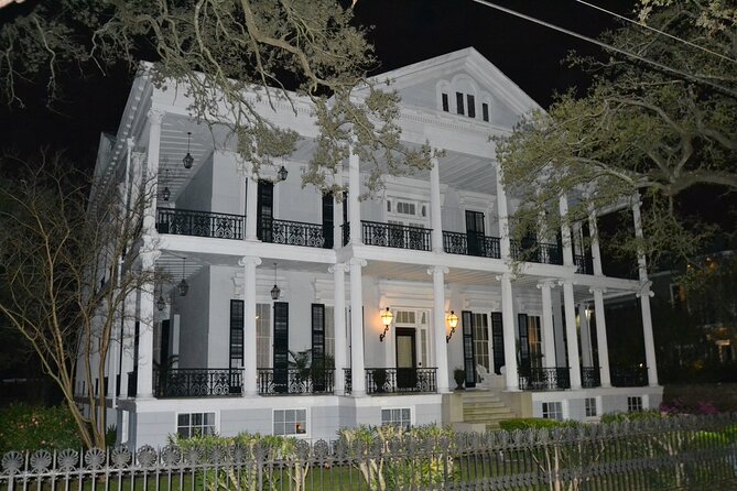 Garden District and Lafayette Cemetery Guided Walking Tour - Meeting and Accessibility Information