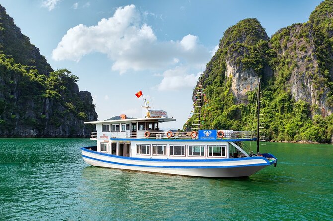 Ha Long Bay Cruise Day Tour with lunch, kayaking, surprise cave & titop island - Transfer and Arrival: Setting Sail